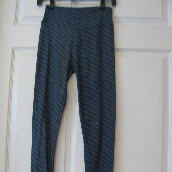 LuLaRoe | Pants & Jumpsuits | Lularoe One Size Os Leggings Nwot Blue ...